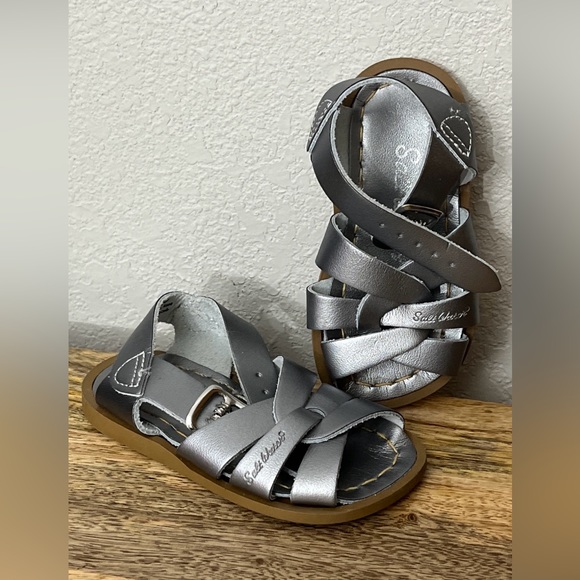 Salt Water Sandals by Hoy | Shoes | Hoy Salt Water Girls Grey Leather ...